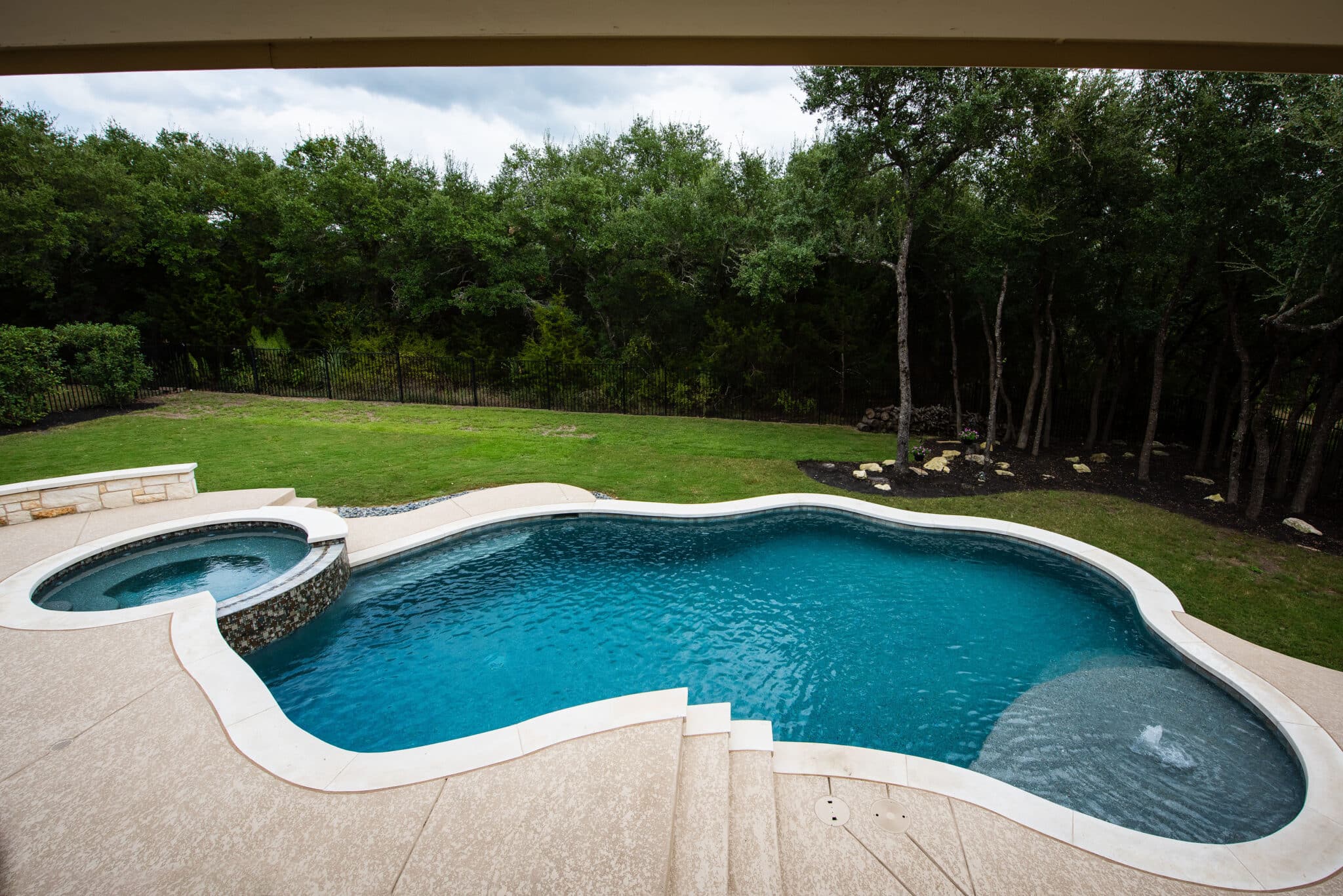 Freeform Pools & Freeform Pool Designs - Premier Pools & Spa