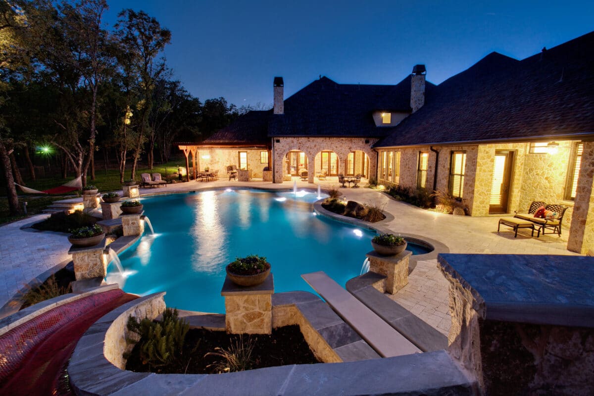 Cincinnati, OH Inground Pool Builders - Premier Pools & Spa