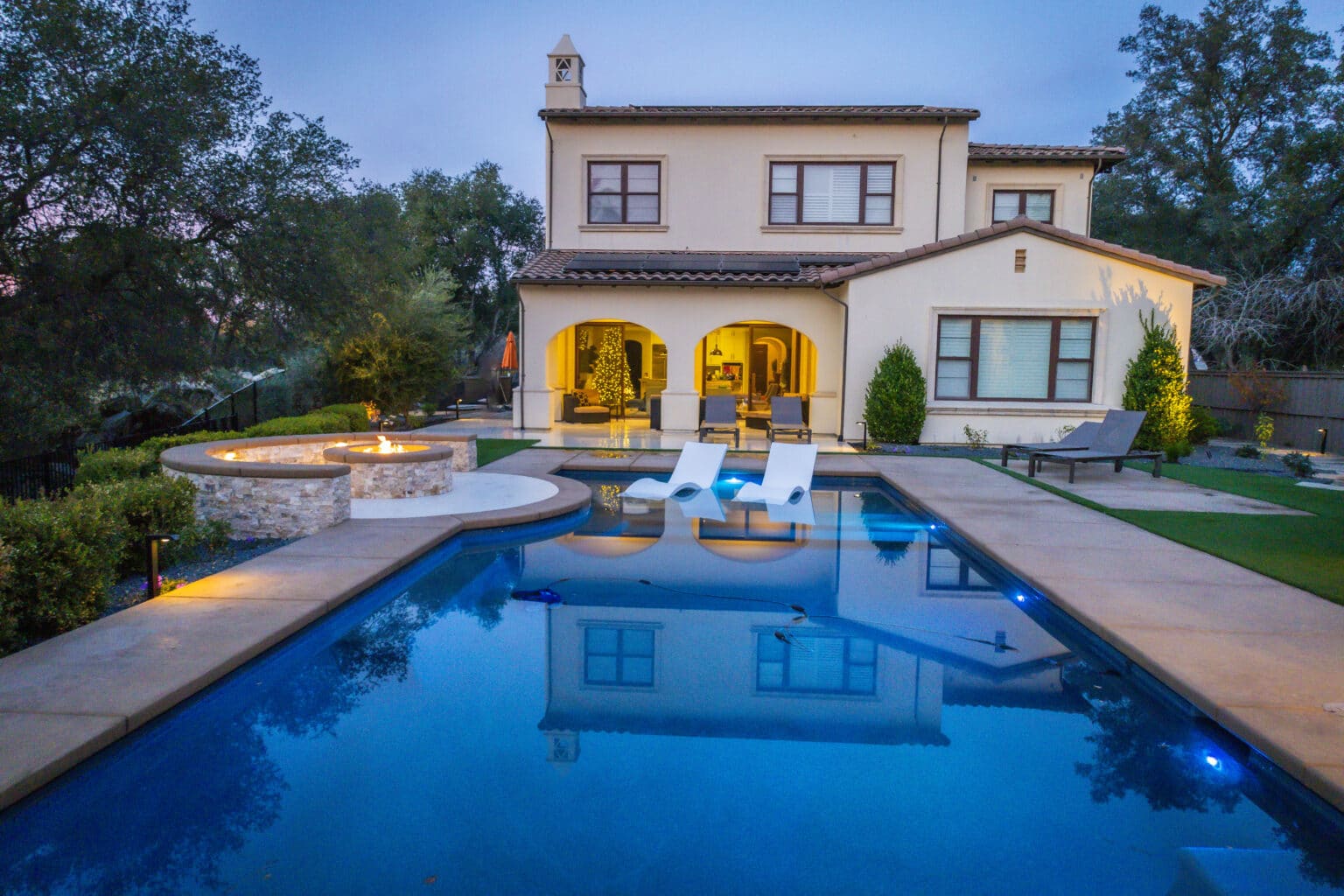 Louisville, KY Inground Pool Builders - Premier Pools & Spas